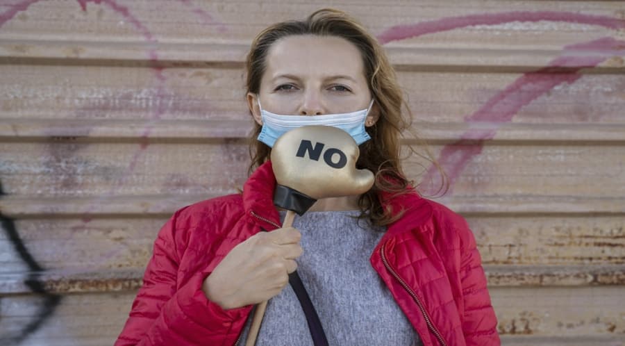 De-Escalating COVID Mask-Related Conflict and COVID Mask Aggression